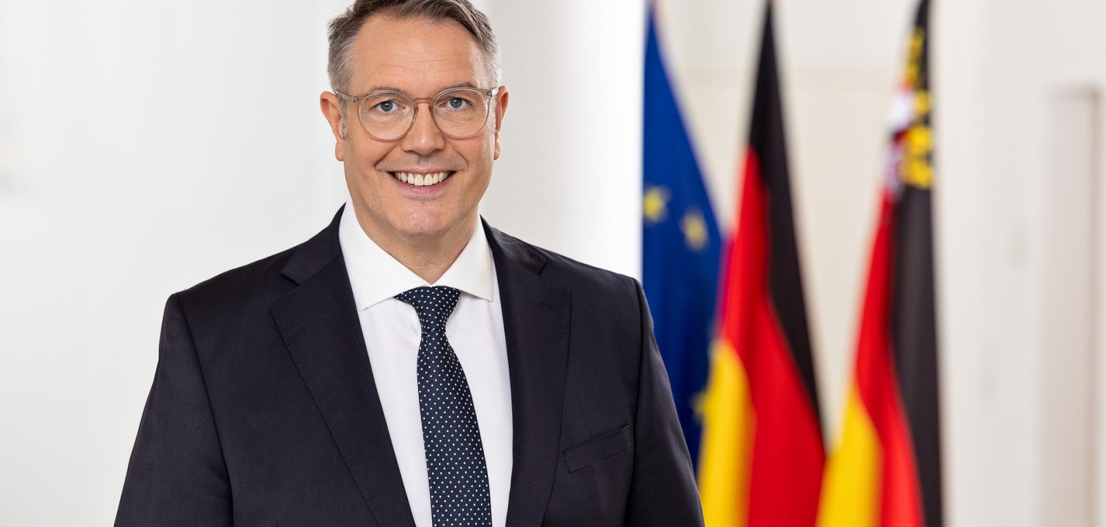 Ehrengast: Ministerpräsident Schweitzer besucht Jahrmarkts-Eröffnung ...