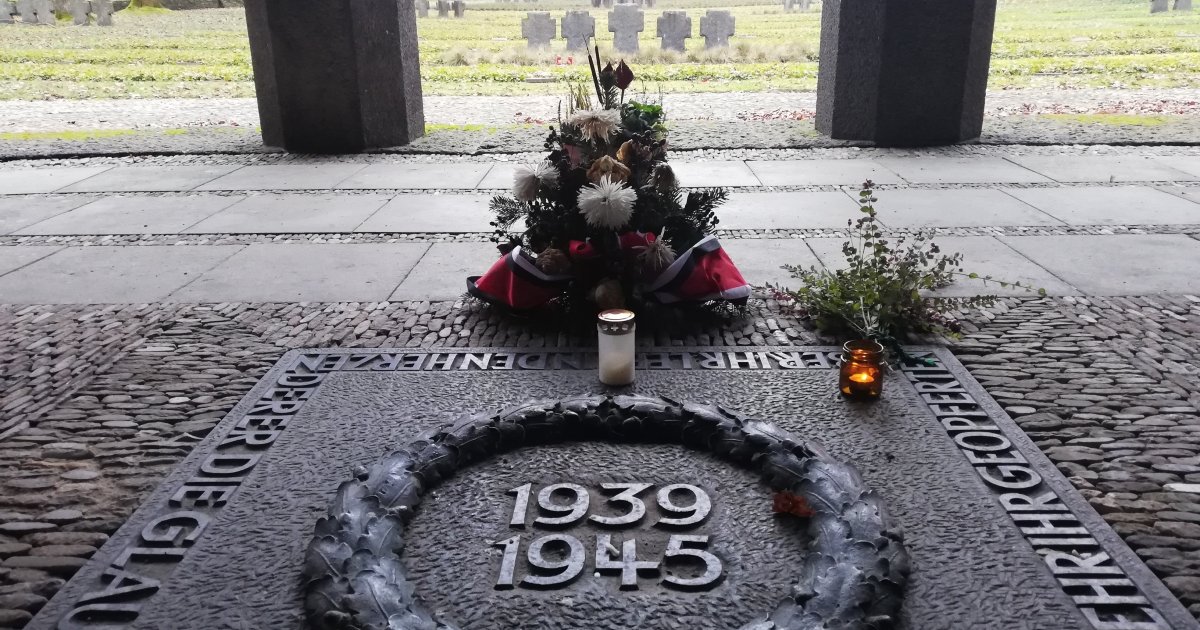 Gedenken zum Volkstrauertag auf dem Ehrenfriedhof Lohrer Wald | Bad Kreuznach